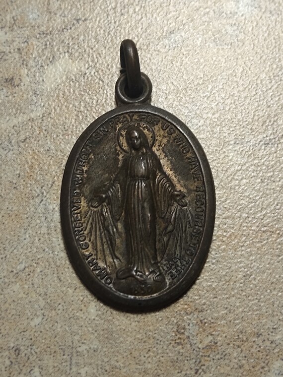 Virgin Mary Miraculous Mary medallion Oval Sterling s… - Gem