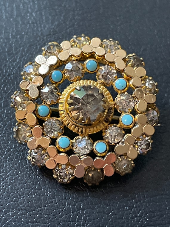 Victorian Gold Topped Round Pin With Rhinestones - Gem
