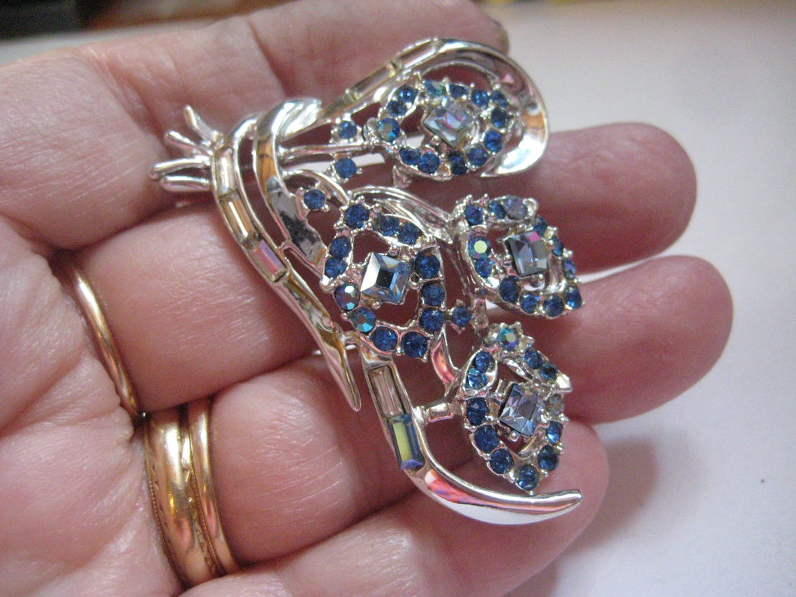 Unmarked Beauty Rhinestone Pin With Light Sapphire Sapphire - Etsy
