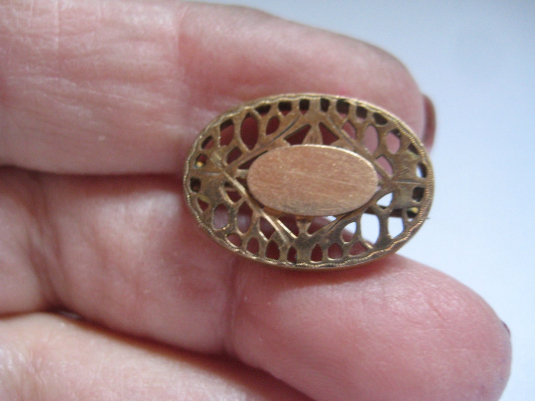 Vintage Psco Victorian Oval Pin Topped With Gold and Filigree Work - Etsy