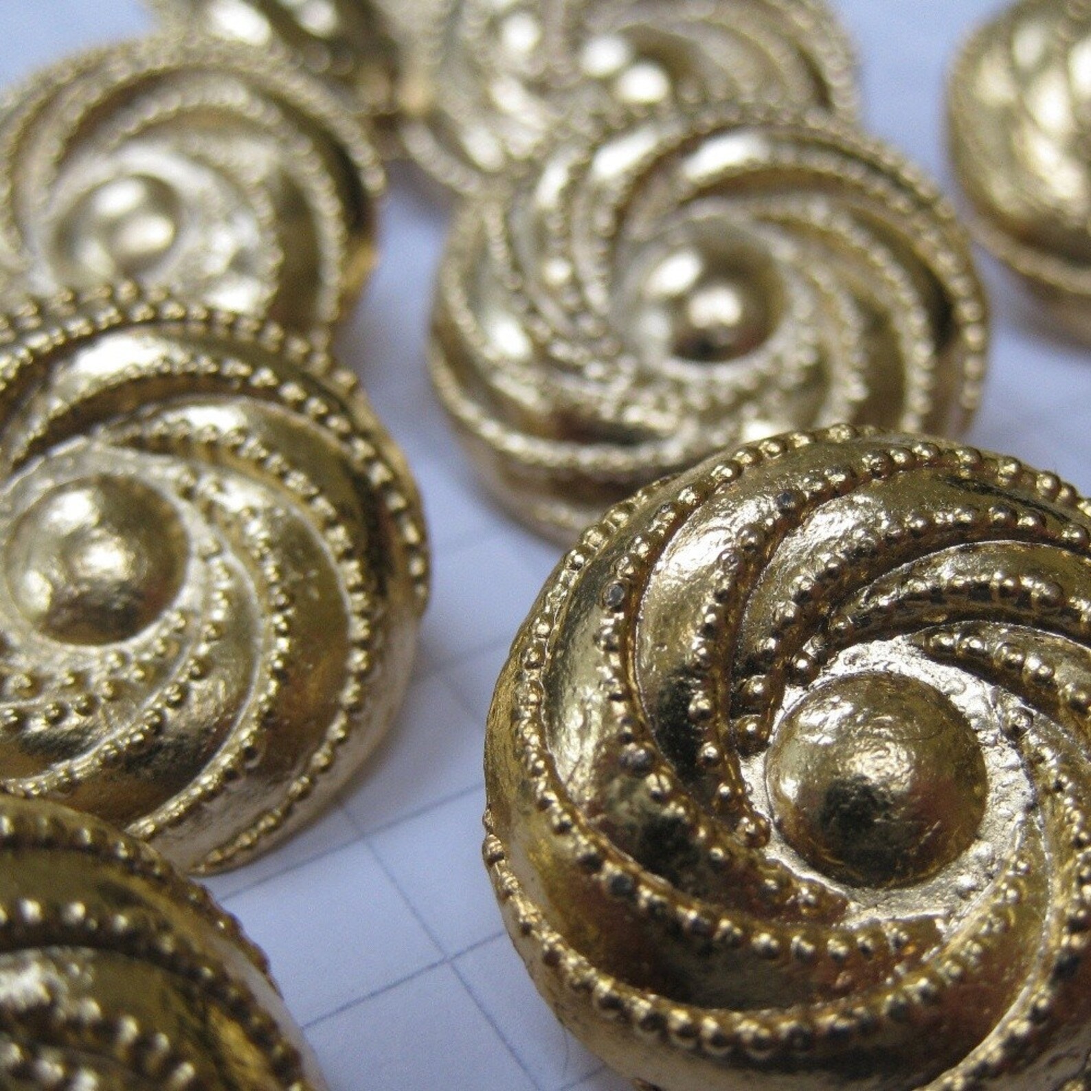 10 Large Gold Swirl Shank Buttons | Etsy