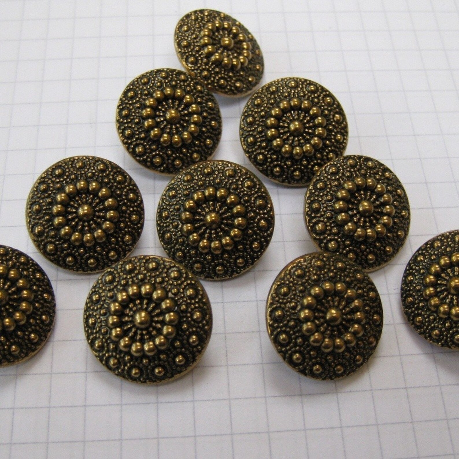 10 Ornate Brass Flower Buttons - Etsy
