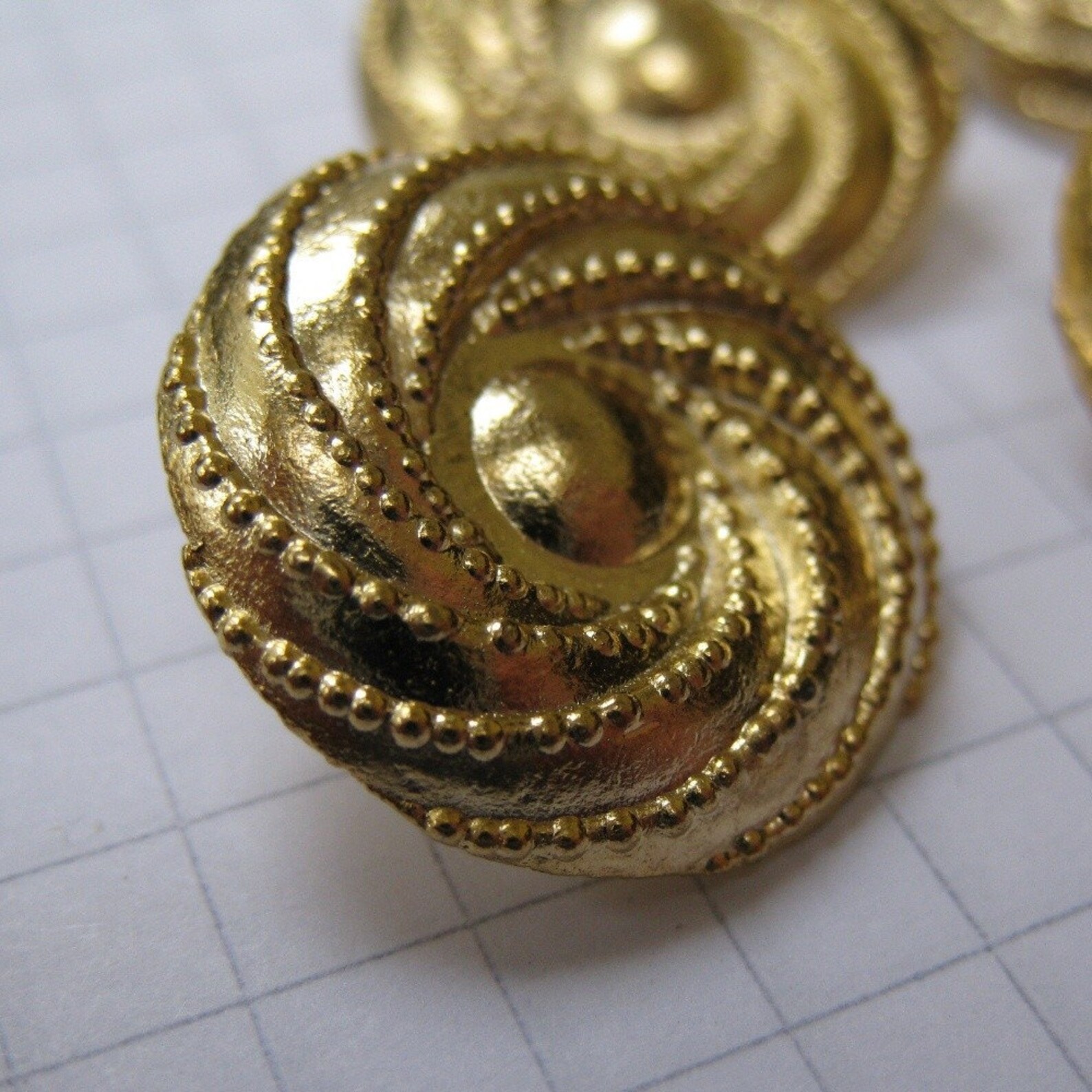 10 Large Gold Swirl Shank Buttons | Etsy