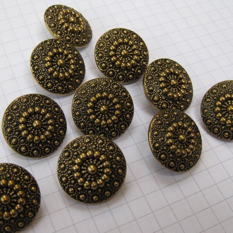 10 Ornate Brass Flower Buttons - Etsy