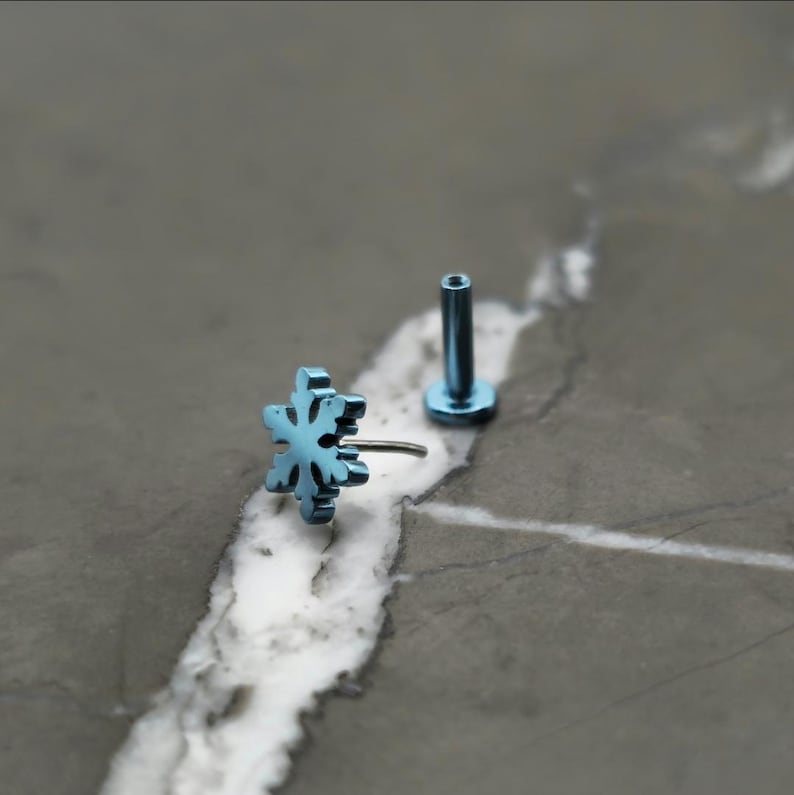 Ice Blue Snowflake Threadless Flat Back Labret Piercing Jewelry ...