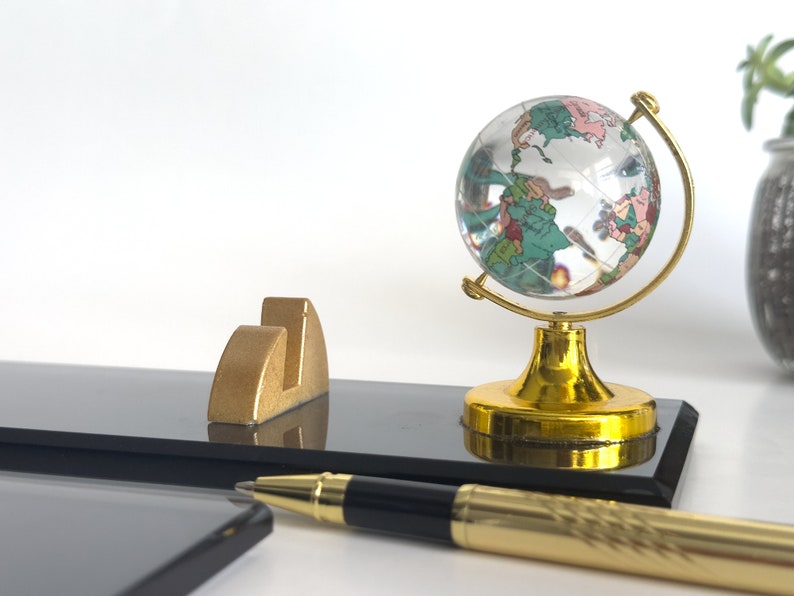 Personalized Doctor Desk Name Plate: Crystal Globe, Pen, Healthcare ...