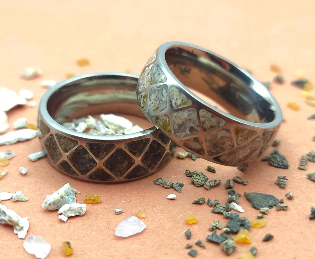 Dinosaur's Coil - Genuine Fossil and Amber, Diamond Band, Glow Ring - Etsy