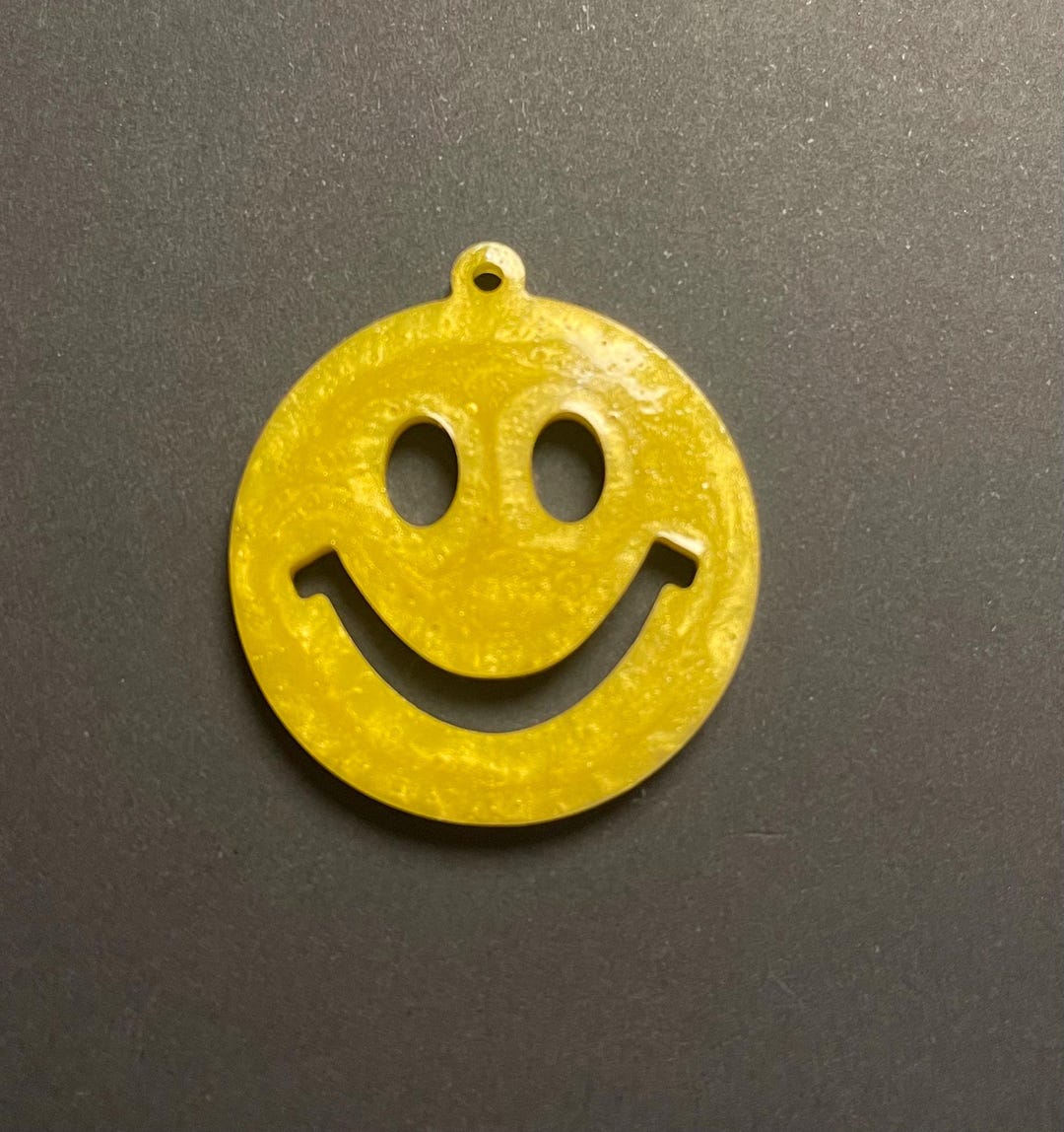 Custom Color Smiley Face Resin Dog Tag – Glittery Pet Tag for Dogs ...