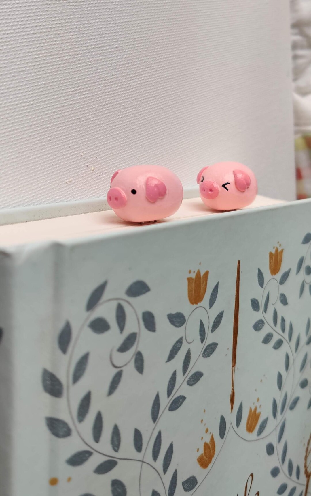 Clay Bookmark Paperclip Figurine | Chonky Pig | Cute | Bookish | - Etsy