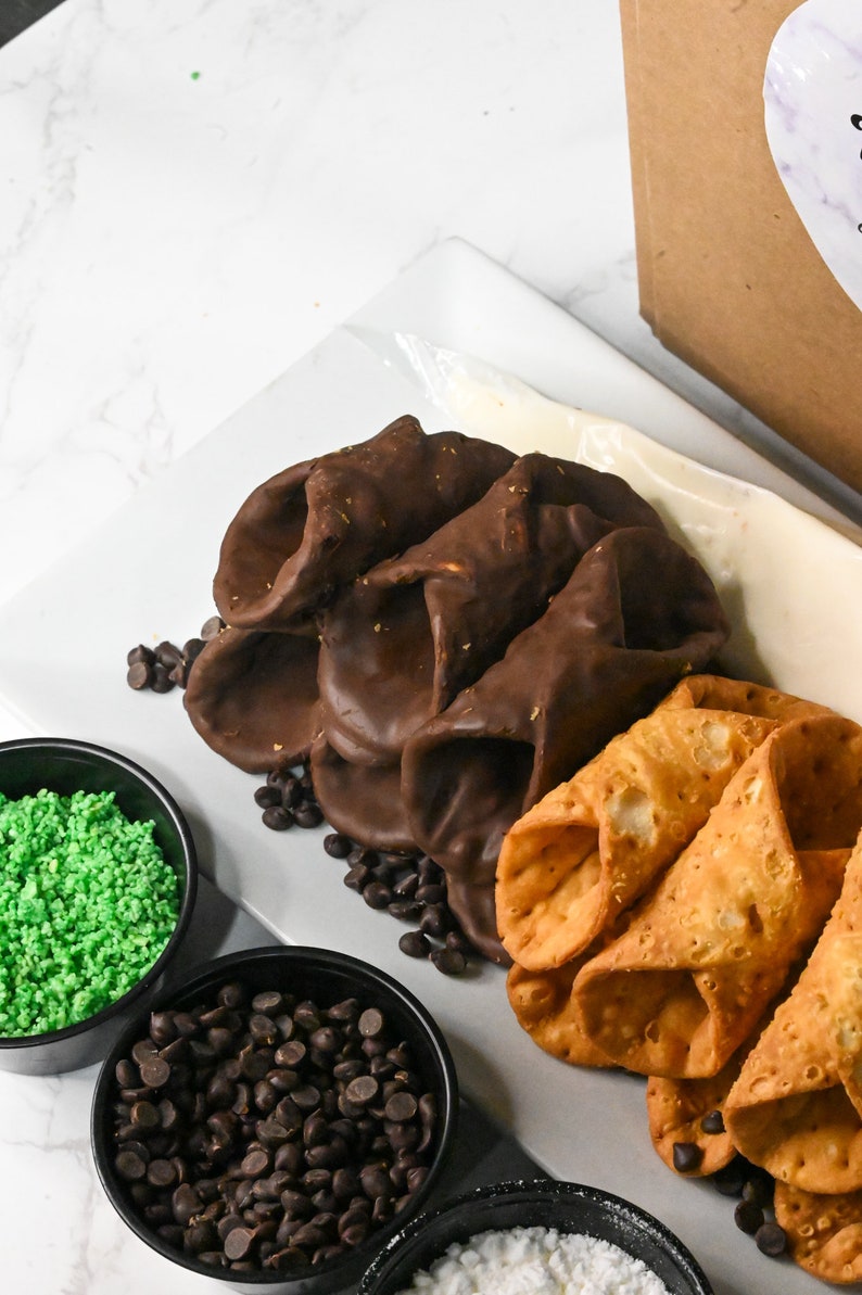 DIY Cannoli Kit (dozen) – Authentic Italian Cannolis Made Fresh at Your ...