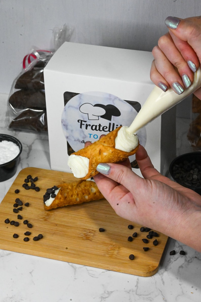 DIY Cannoli Kit (dozen) – Authentic Italian Cannolis Made Fresh at Your ...
