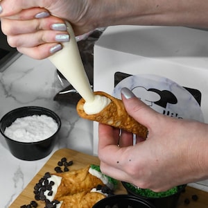 DIY Cannoli Kit (dozen) – Authentic Italian Cannolis Made Fresh at Your ...
