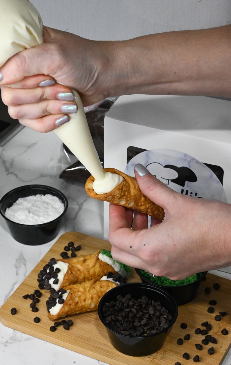 DIY Cannoli Kit (dozen) – Authentic Italian Cannolis Made Fresh at Your ...