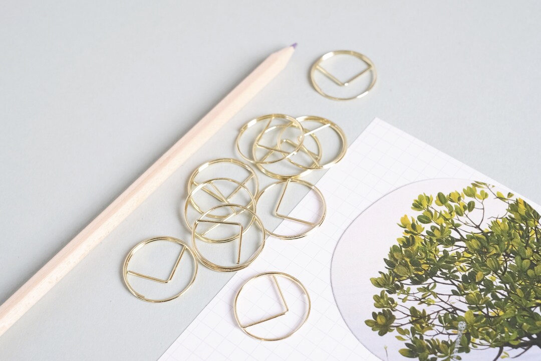 Gold Luxe Circle Paperclips for Wedding Invitations and Anniversaries ...