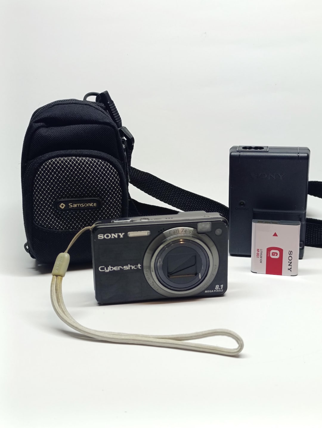 Sony Cybershot DSC-W150 8.1MP Digital Camera - W/battery, Charger ...
