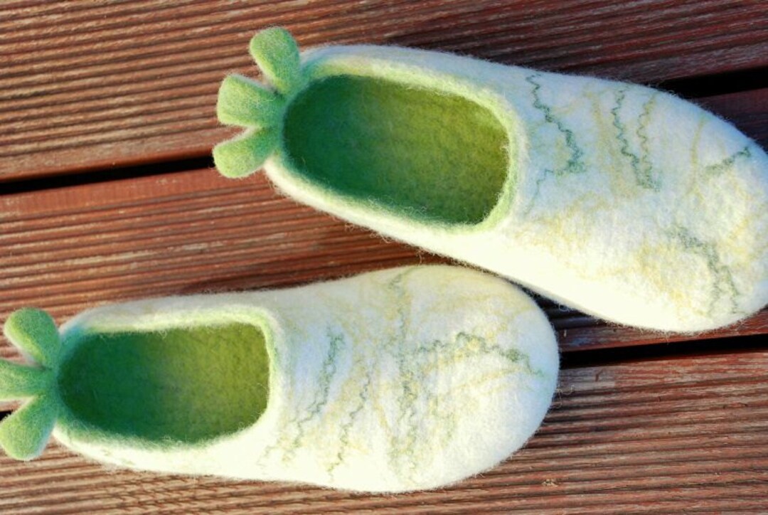 CUSTOM MADE Wool Shoes/ Felted Home Slippers Any Color and Size - Etsy