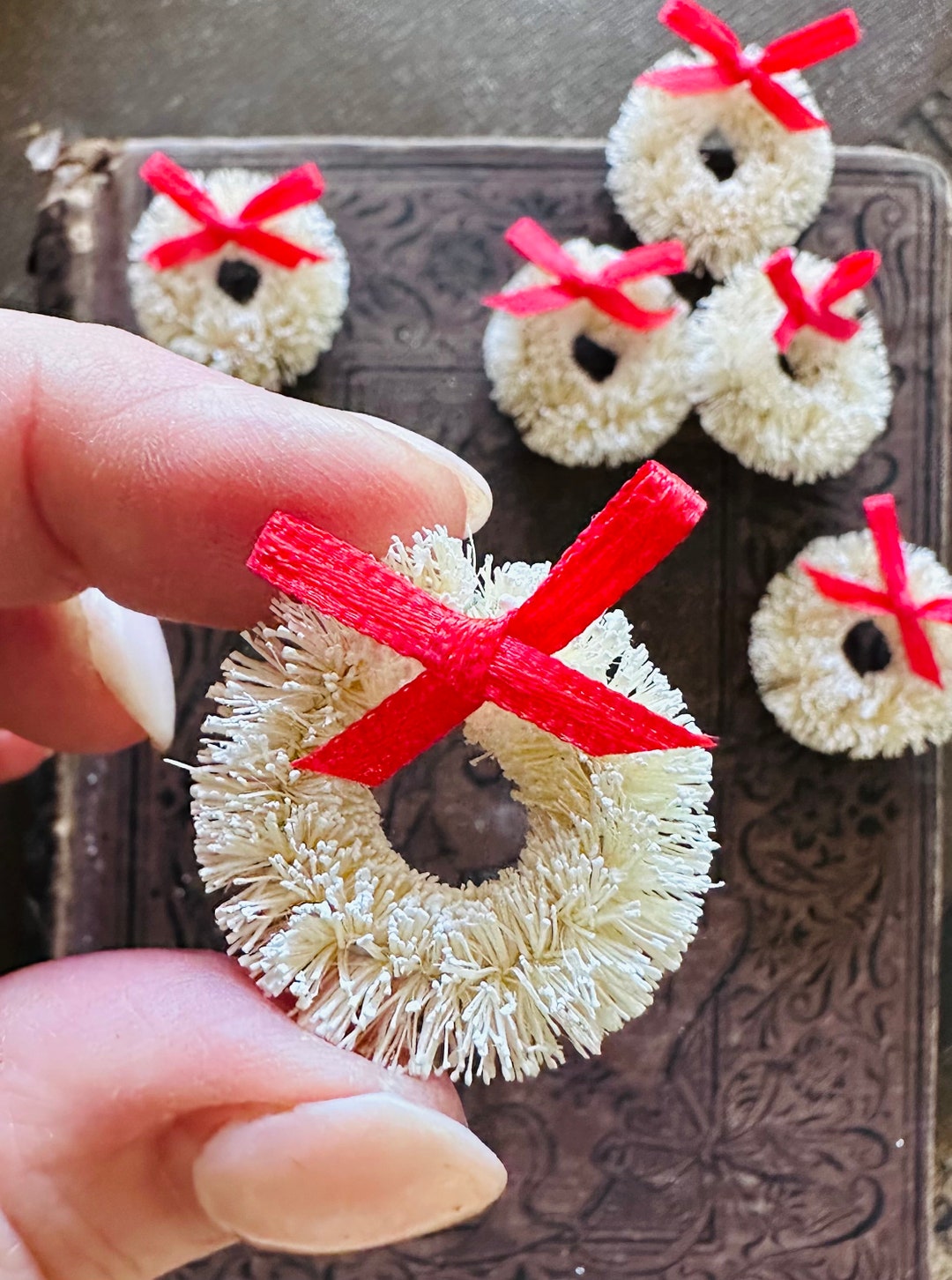 6 Micro Mini Wreaths - Tiny Cream Retro Frosted Christmas Wreaths - 1 ...