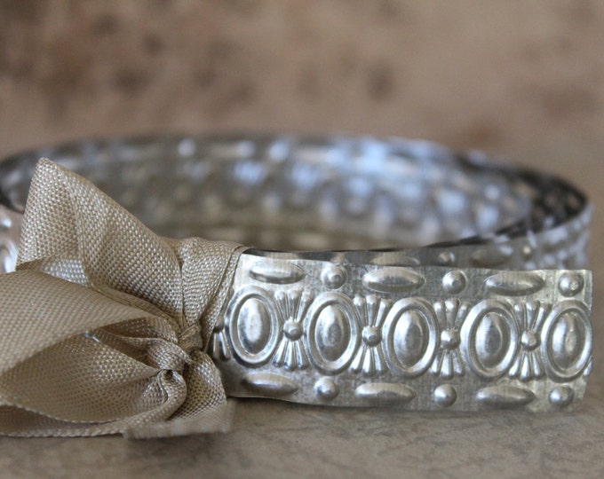 Silver Metal Garland 3 Foot Spool - Flexible Stamped Metal Trim ...