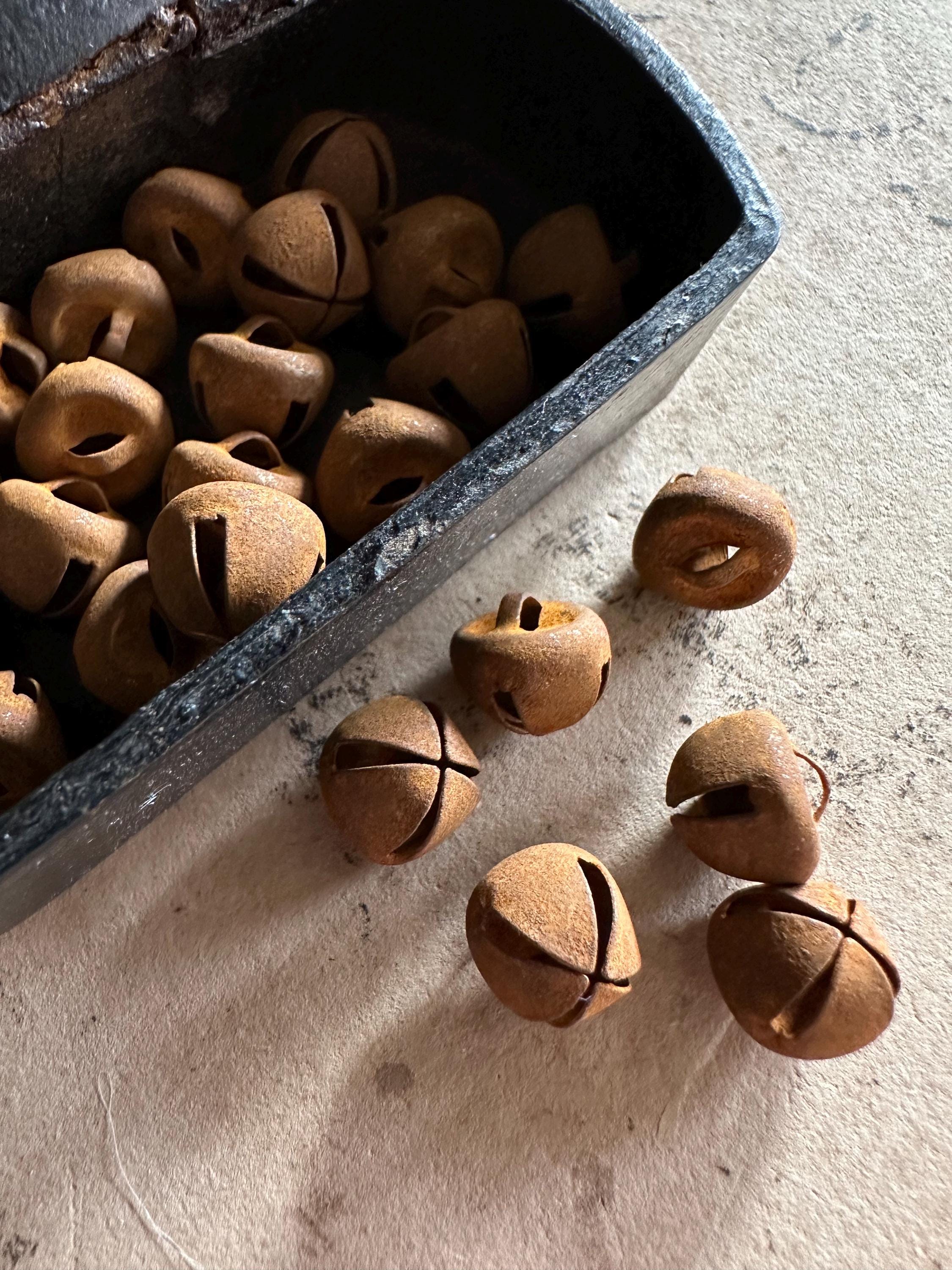 25 Tiny Rusty Jingle Bells 9mm – Primitive Christmas Craft Supplies - Etsy