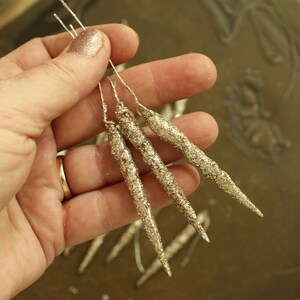 Sparkling Silver Glitter Icicles - 12 Wired Feather Tree Christmas ...