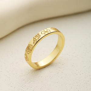 Custom Birth Flower Ring, Handmade Engraved Floral Ring, Flower ...
