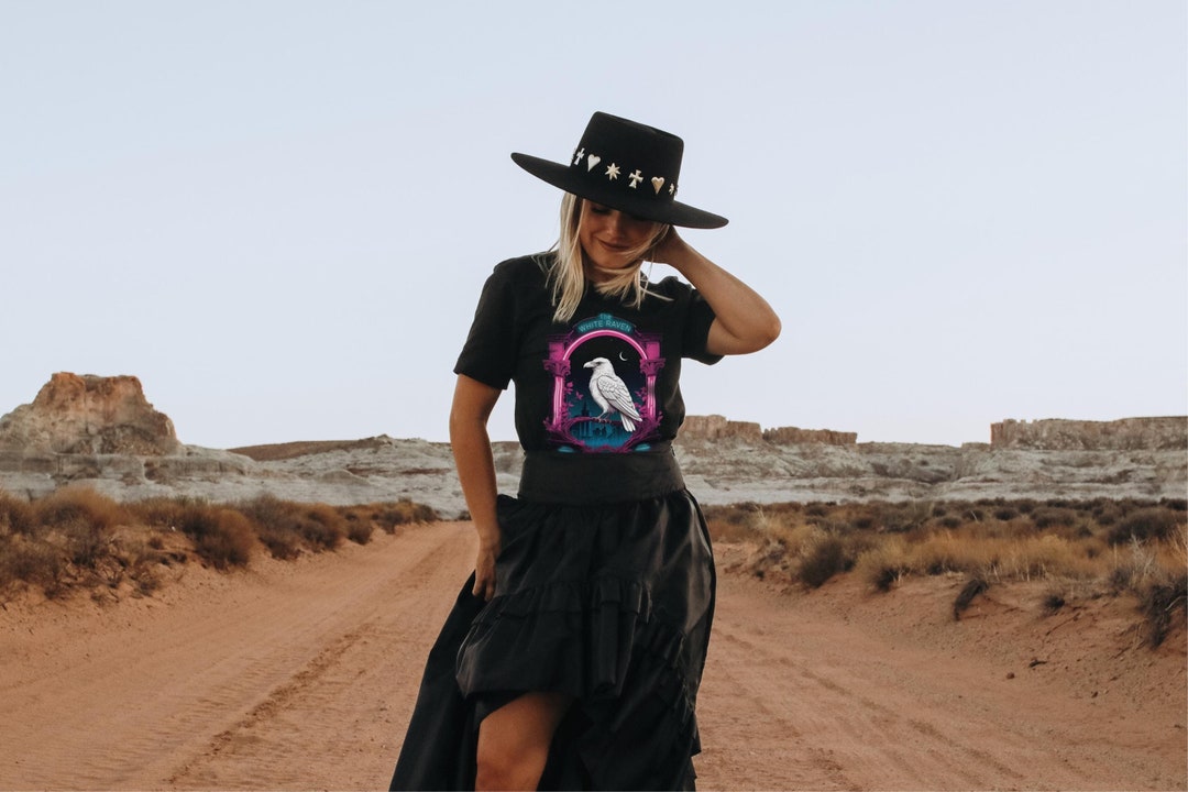 The White Raven Exclusive Club Tee Crescent City Nightlife, Temple Ruin ...