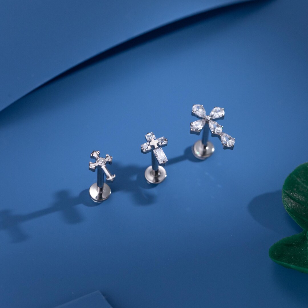 CZ Cross Labret Stud: 16G/18G Internally Threaded Titanium Cartilage ...