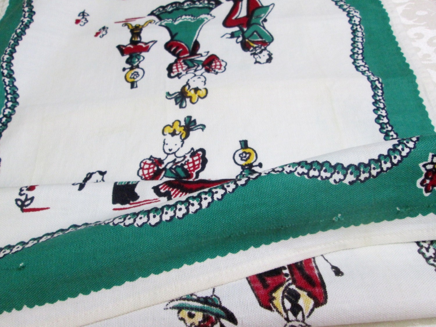 Vintage Kitchen Linens Tea Towel Broderie Victorian Family Proposes ...