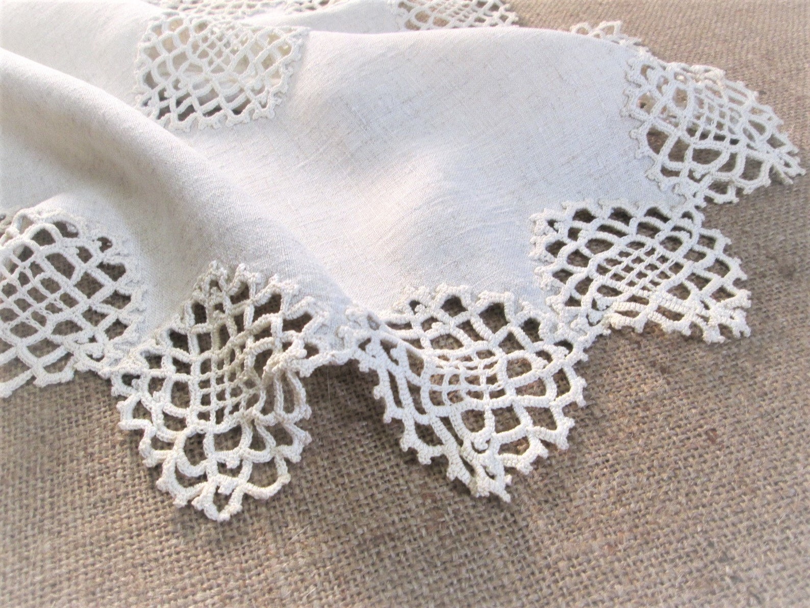 Linen and Lace Doily Centerpiece Doilie Vintage Table Linens | Etsy