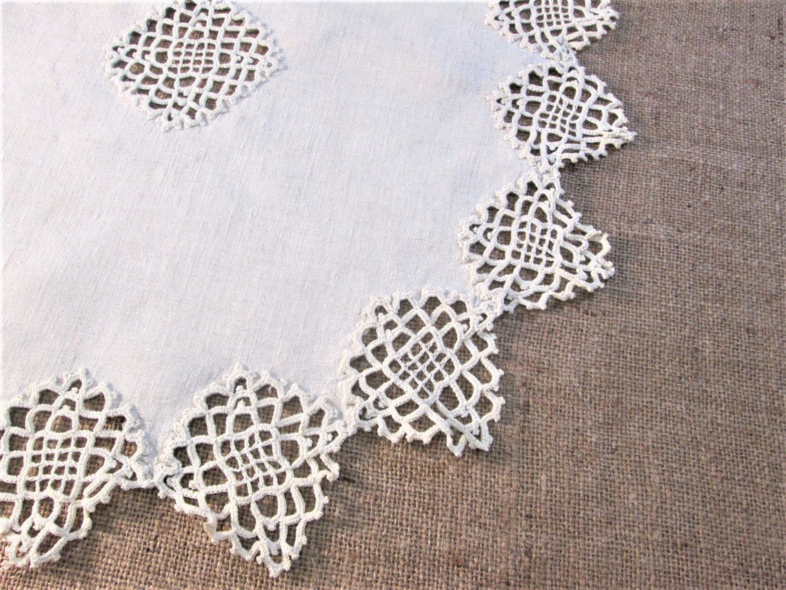 Linen and Lace Doily Centerpiece Doilie Vintage Table Linens - Etsy