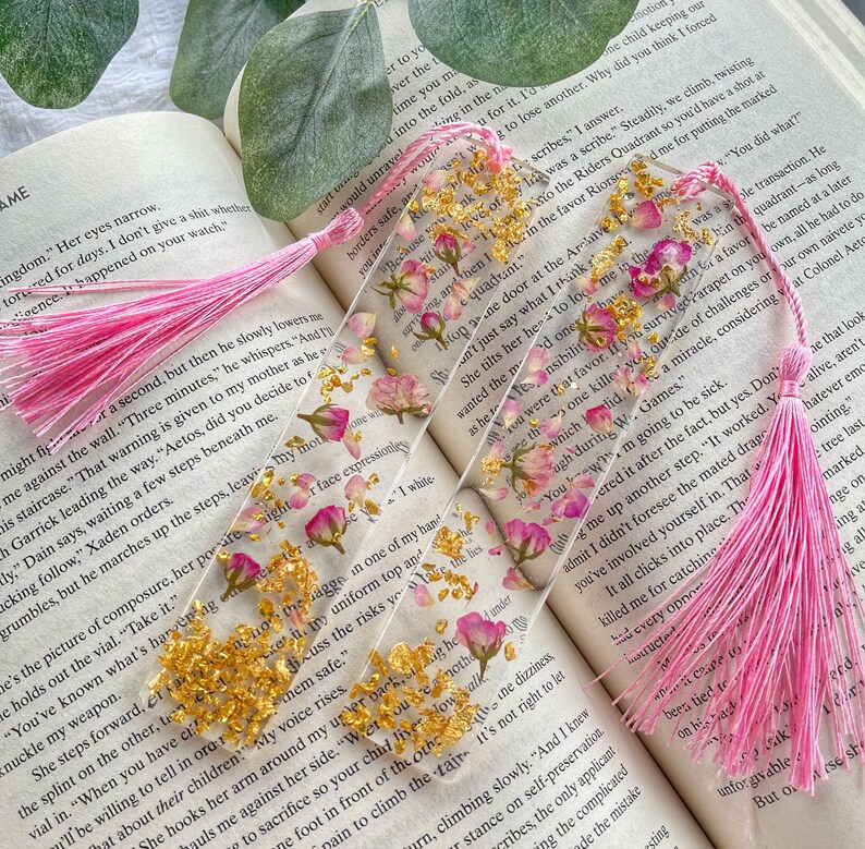 Real Dried Pressed Floral & Gold Leaf/flakes Resin Bookmark Book Lover ...