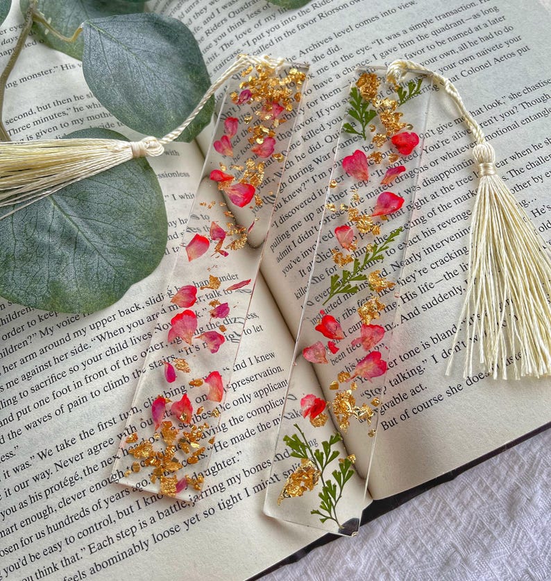 Real Dried Pressed Floral & Gold Leaf/flakes Resin Bookmark Book Lover ...