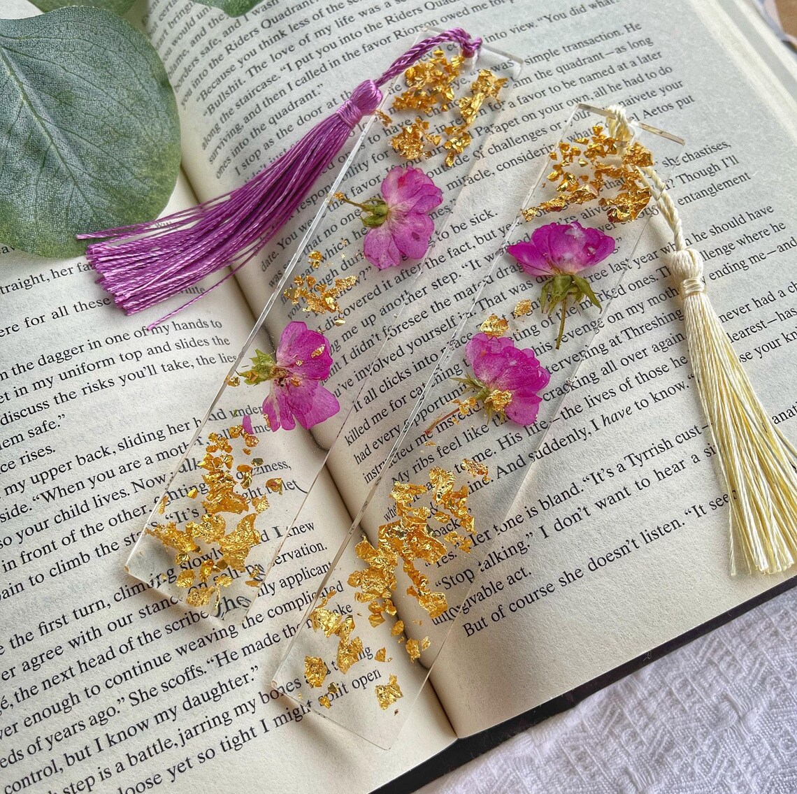 Real Dried Pressed Floral & Gold Leaf/flakes Resin Bookmark Book Lover ...