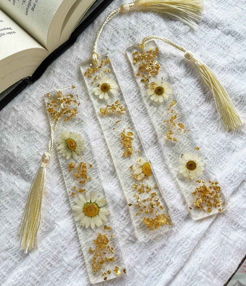 Real Dried Pressed Floral & Gold Leaf/flakes Resin Bookmark Book Lover ...