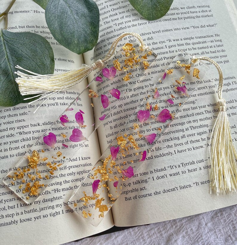 Real Dried Pressed Floral & Gold Leaf/flakes Resin Bookmark Book Lover ...