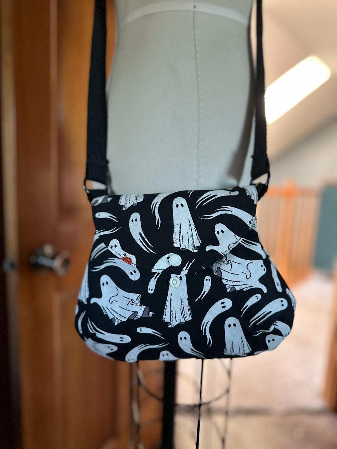 Ghost Themed Crossbody Bag - Adjustable Strap Spooky Halloween Purse ...