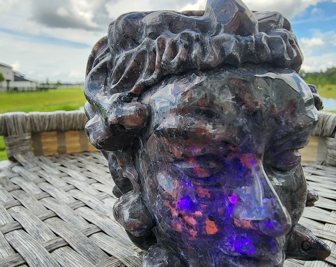 Yooperlite Medusa Carving- Medusa Crystal- UV Reactive Glow Pink Orange ...