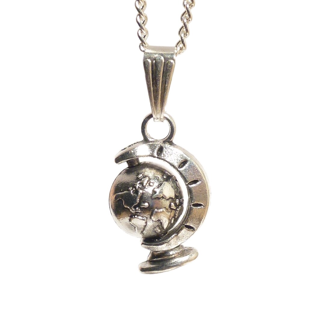 3D World Globe Necklace That Spins - Earth Globetrotter Traveller ...