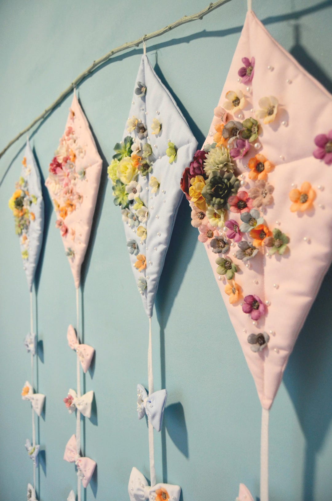 Cometa Hecha a Mano Con Flores Y Cuentas, Decoración Infantil ...