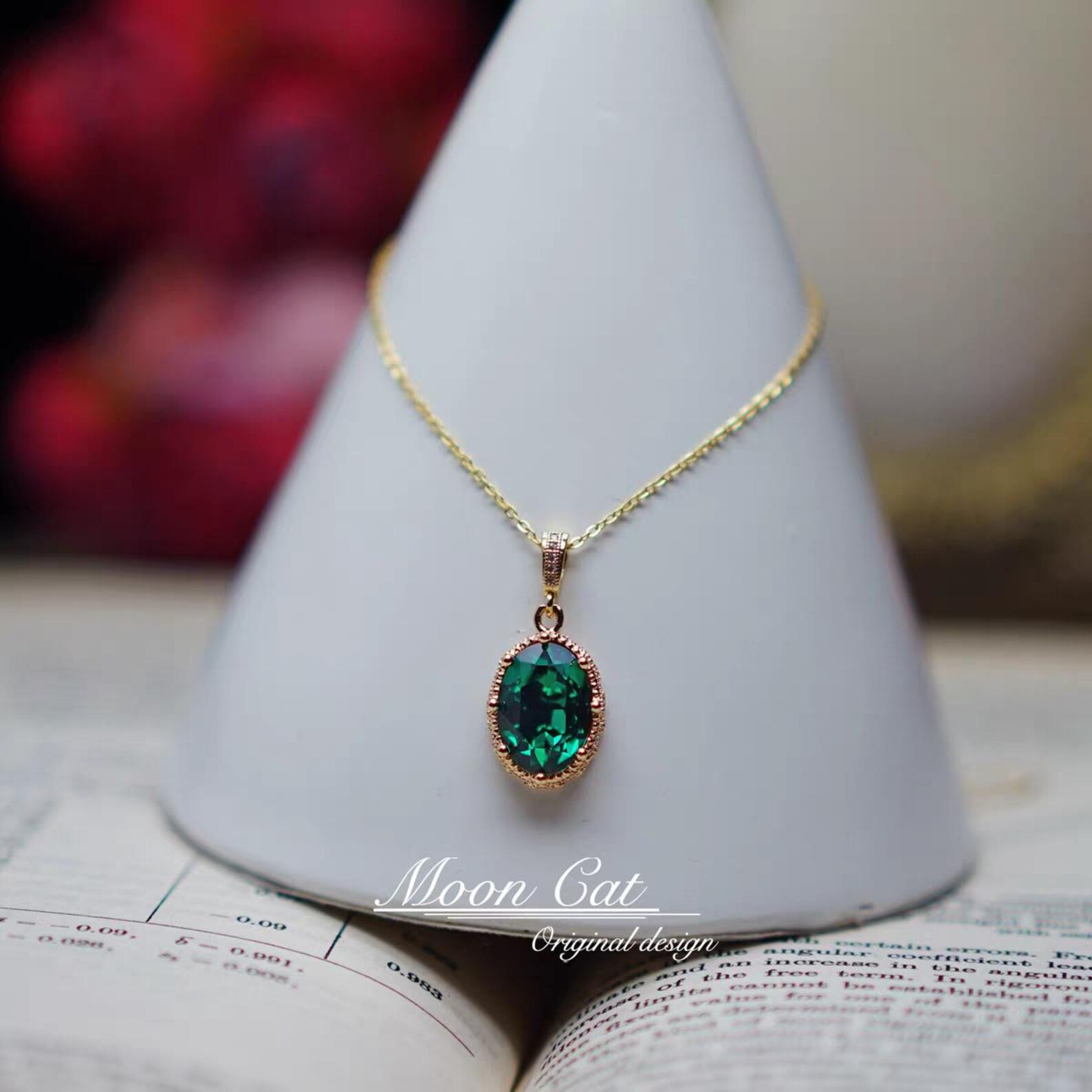 French Court Emerald Crystal Necklace - Vintage Gold Plated Princess ...