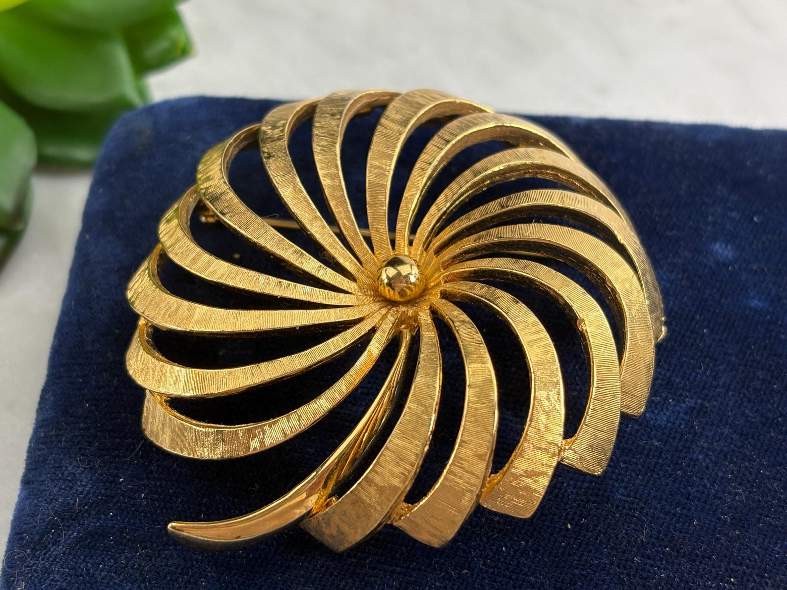 Gold Mod Flower Brooch - Monet Mid Century Costume Jewelry - Etsy