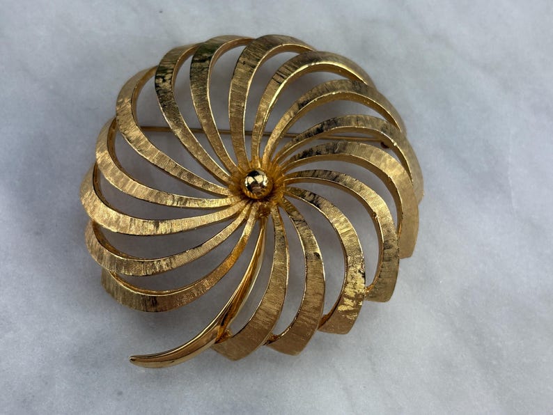 Gold Mod Flower Brooch - Monet Mid Century Costume Jewelry - Etsy