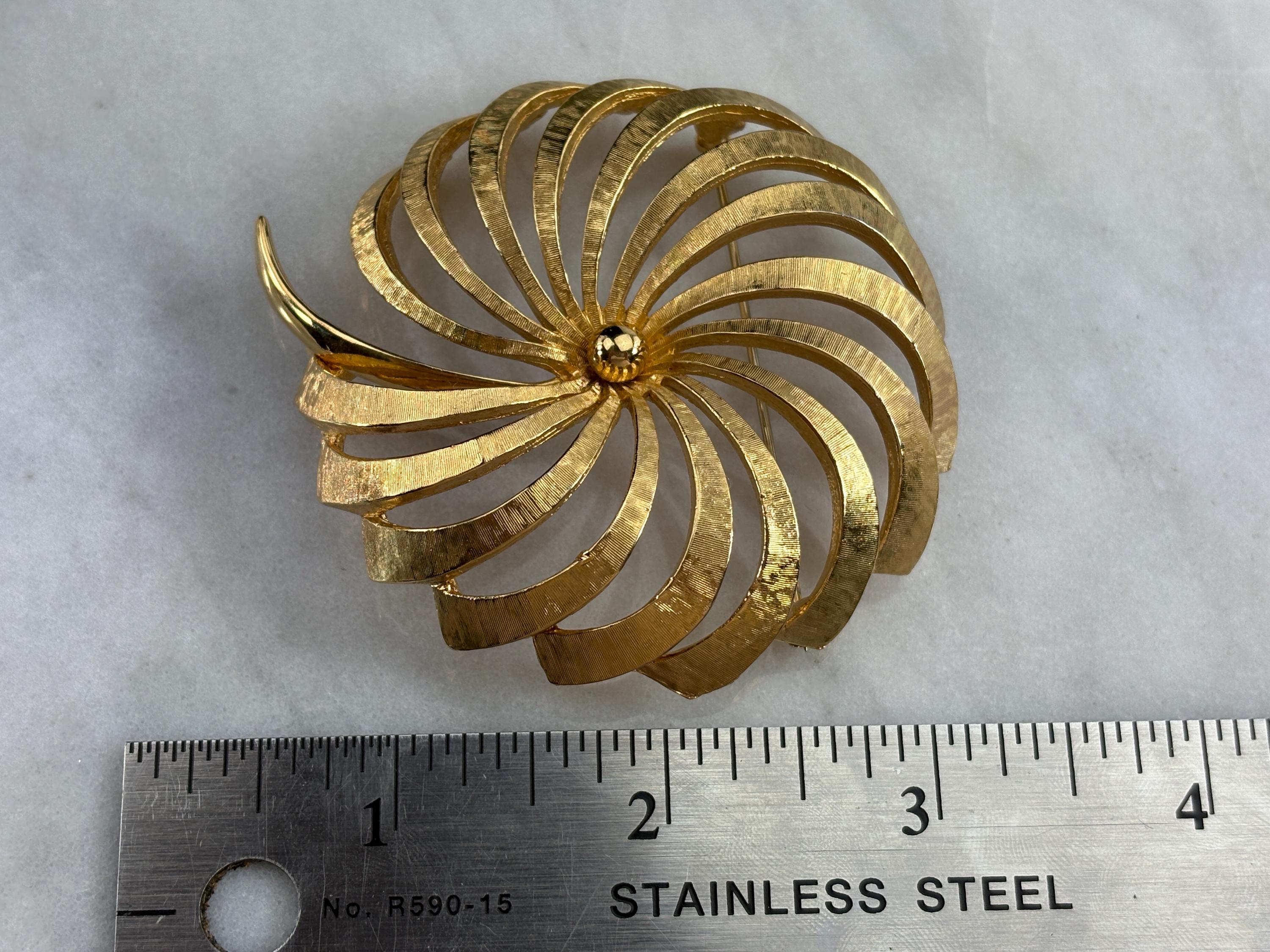 Gold Mod Flower Brooch - Monet Mid Century Costume Jewelry - Etsy