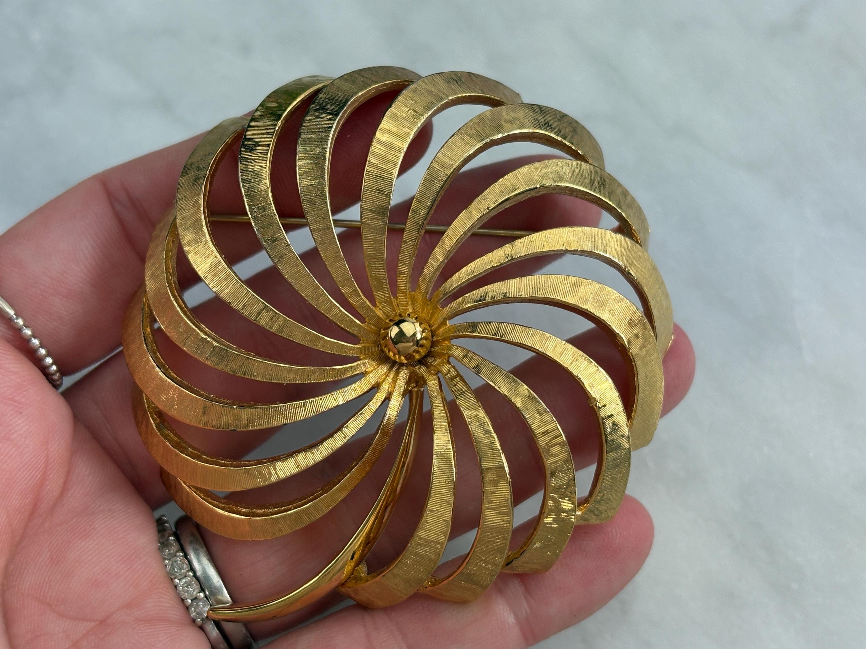 Gold Mod Flower Brooch - Monet Mid Century Costume Jewelry - Etsy