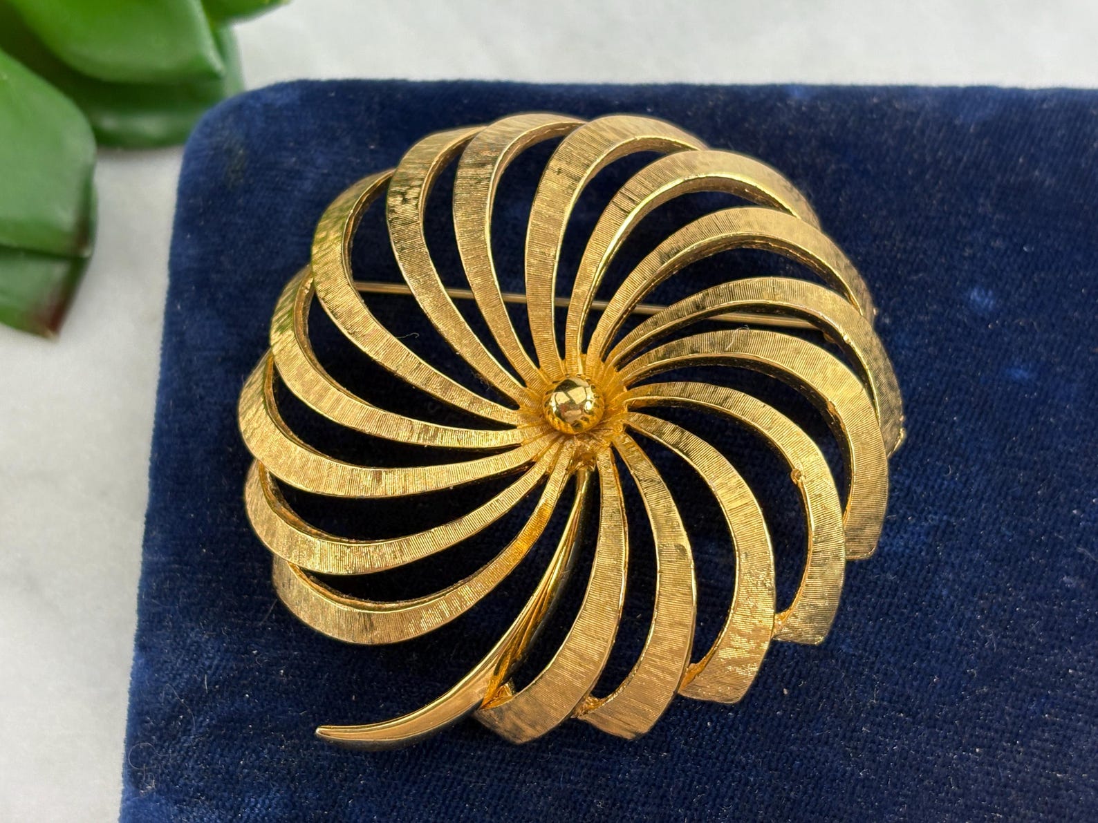 Gold Mod Flower Brooch - Monet Mid Century Costume Jewelry - Etsy