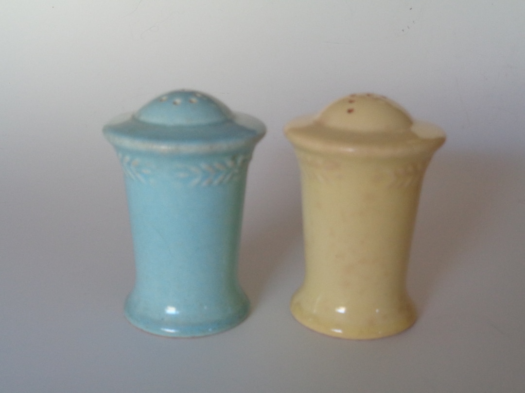 Vintage Salt and Pepper Shakers Yellow and Blue - Etsy