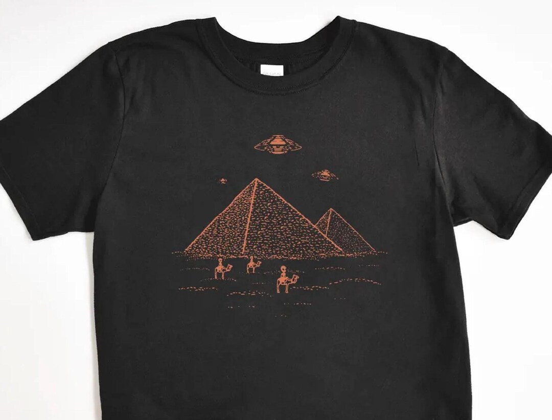 Celestial Alien Pyramids Graphic T-shirt: Sci-fi Astronomy Tee - Etsy