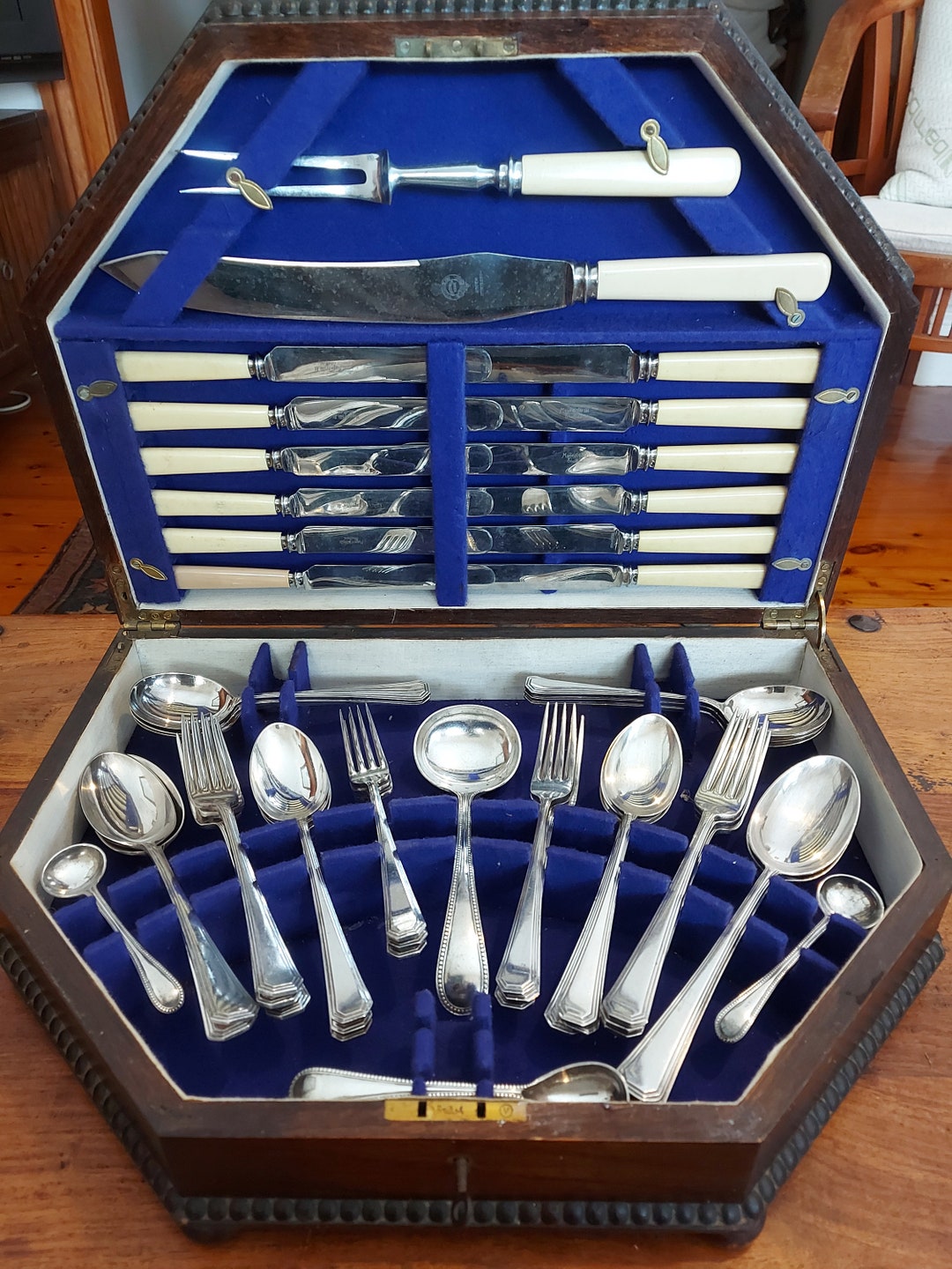 Vintage Mappin & Webb 46 Piece, 6 Place Setting Silver-plated Cutlery Set in a Lockable Oak ...