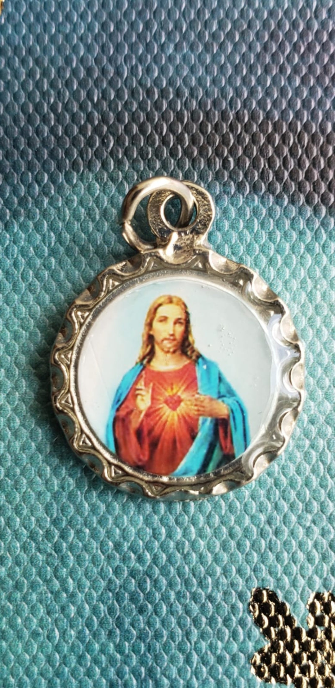 Scared Heart of Jesus Medal - Etsy