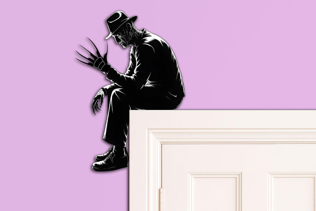Clawed Nightmare Door Topper – Horror Character Halloween Wall Decor ...